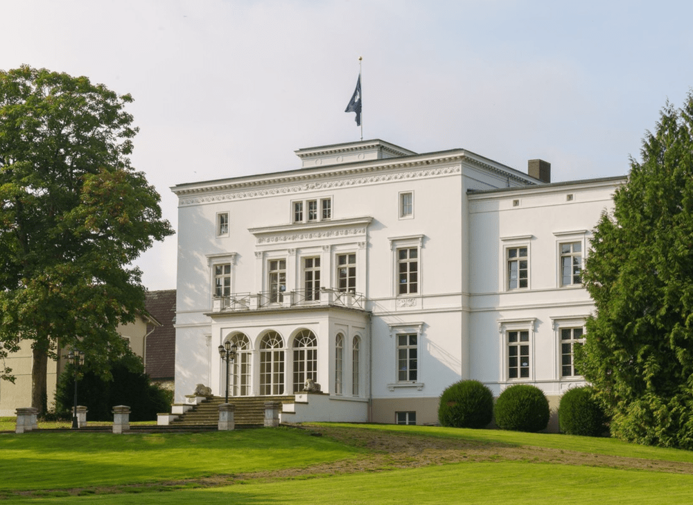 Historical Stud Farm and Classical Manor House in Germany — Francis York