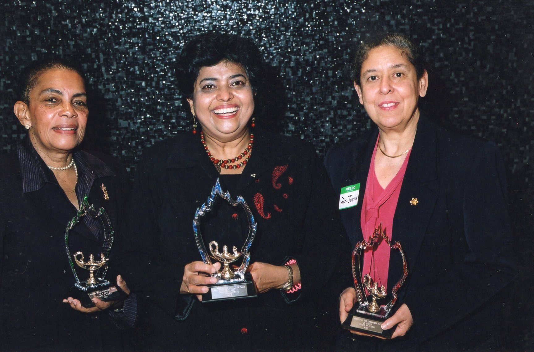 Canadian Immigrant honour for humanitarian Diana Alli — Ron Fanfair