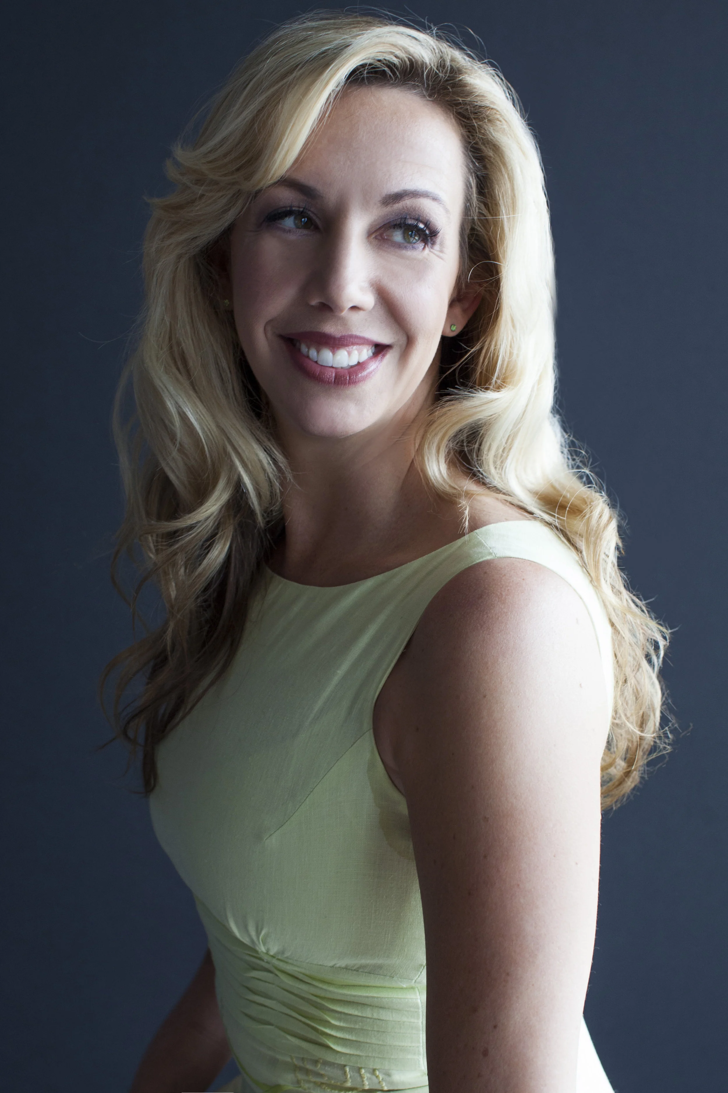 Bio — Elizabeth Gore