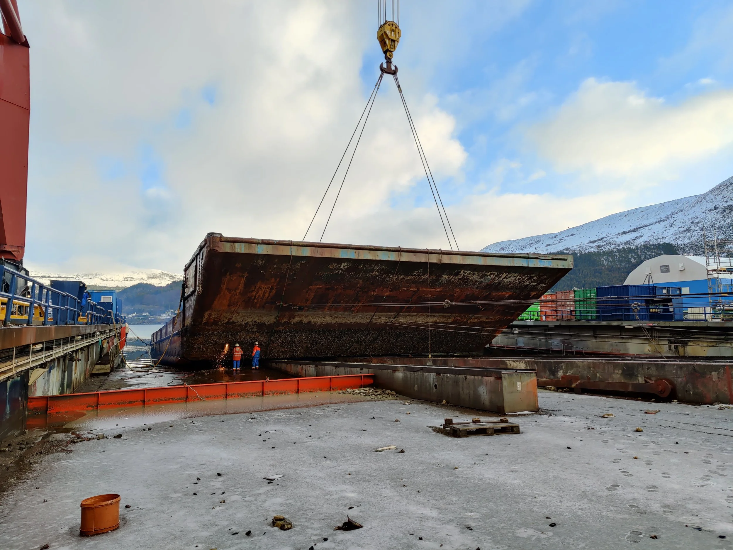 Eide Barge 39 — Green Yard