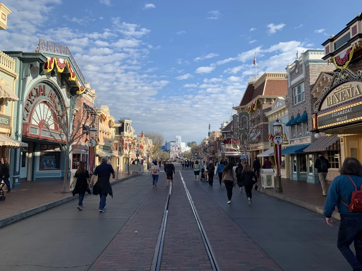 Disneyland - Mouse Hacking