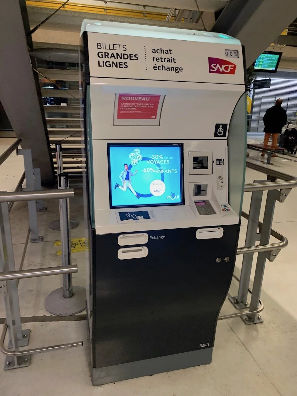 How To Get Between Charles de Gaulle Airport (CDG) and Disneyland Paris