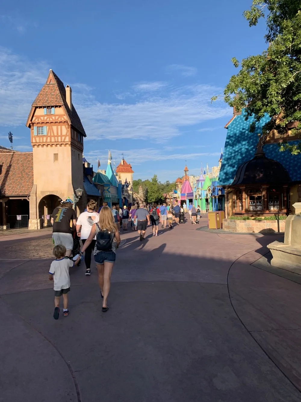 Magic Kingdom Rope Drop and Early Entry Strategy 2025