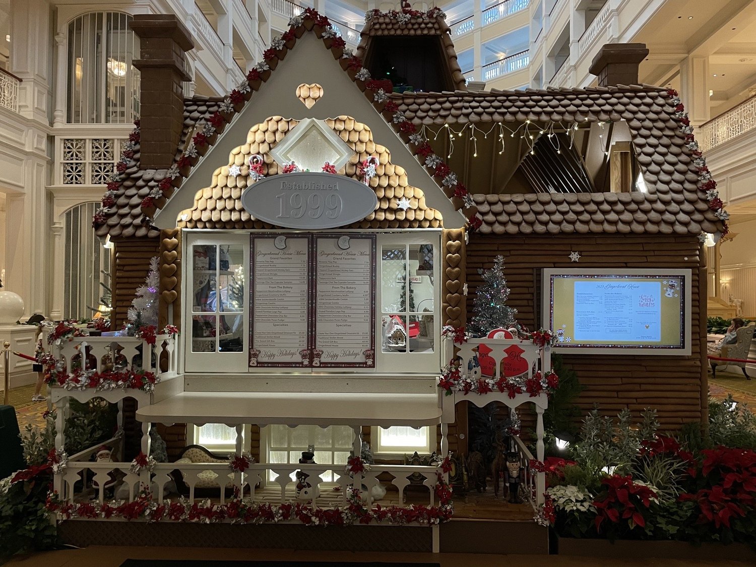 Take a Look at the Grand Floridian Gingerbread House