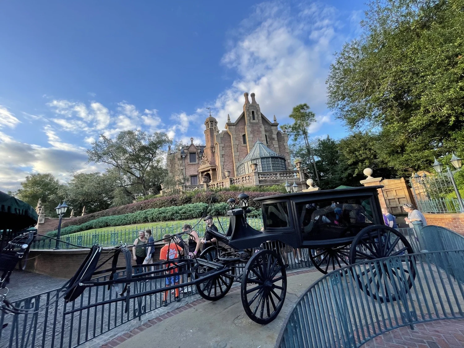 Guide to Haunted Mansion at Magic Kingdom