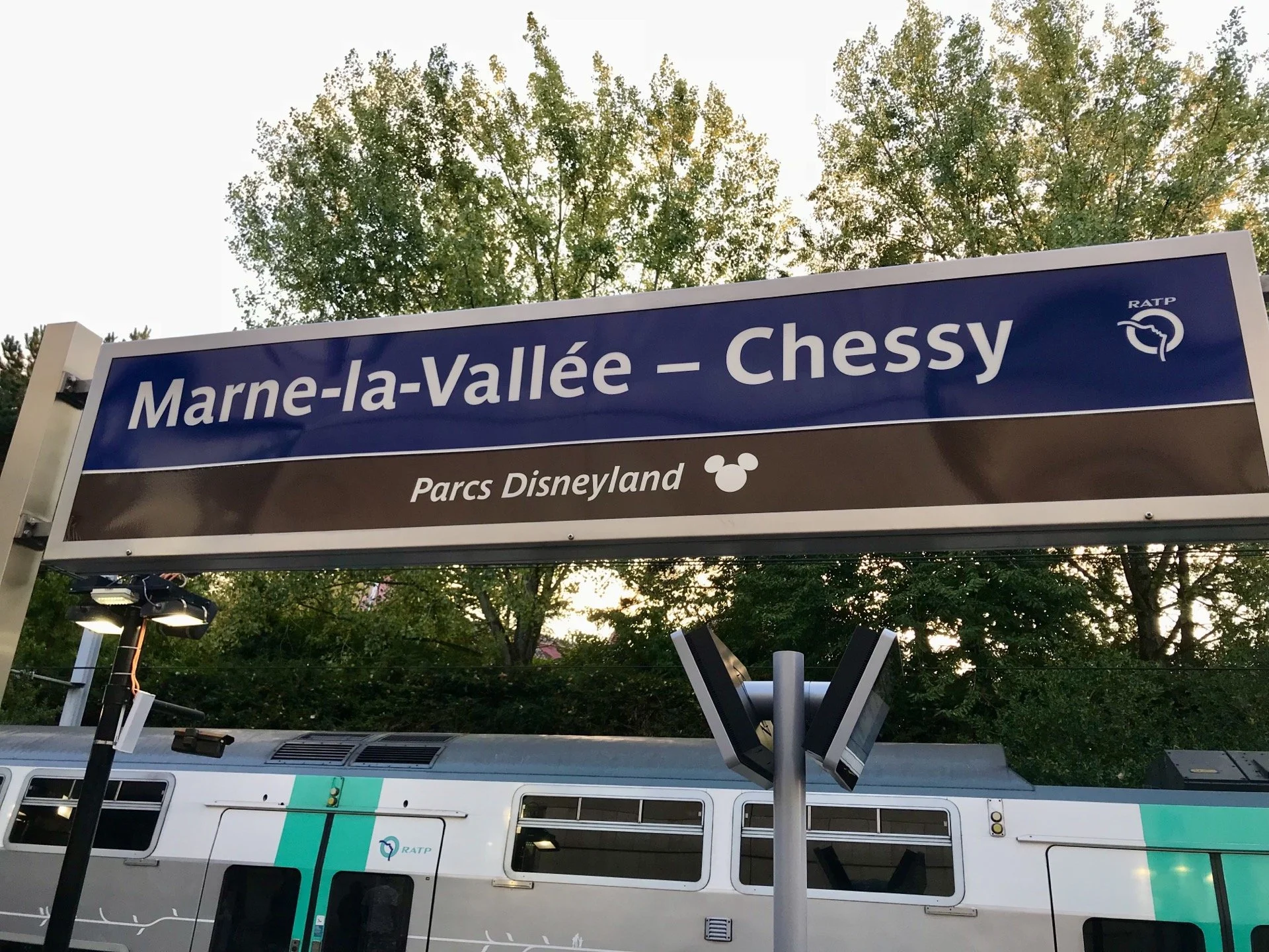 Disneyland Paris Complete Guide and Tips (2026)