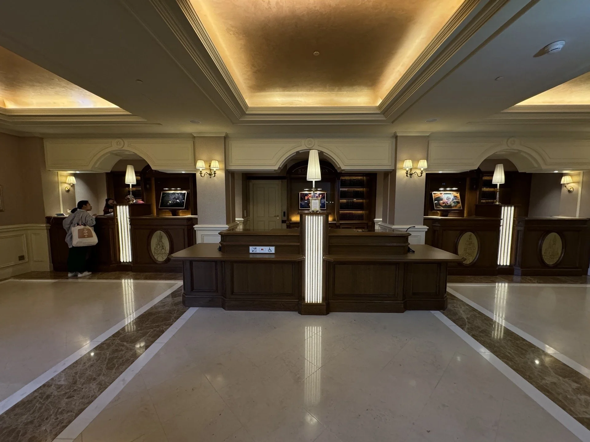 Disneyland Hotel (Paris) Review [Refurbished Room and Hotel]