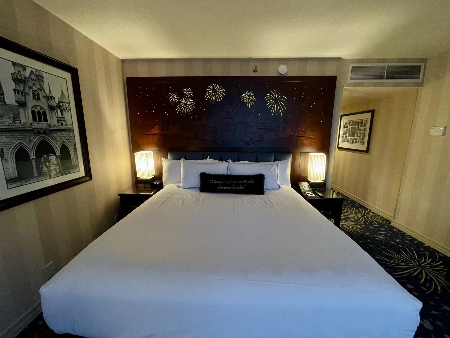 Review of Disney's Disneyland Hotel