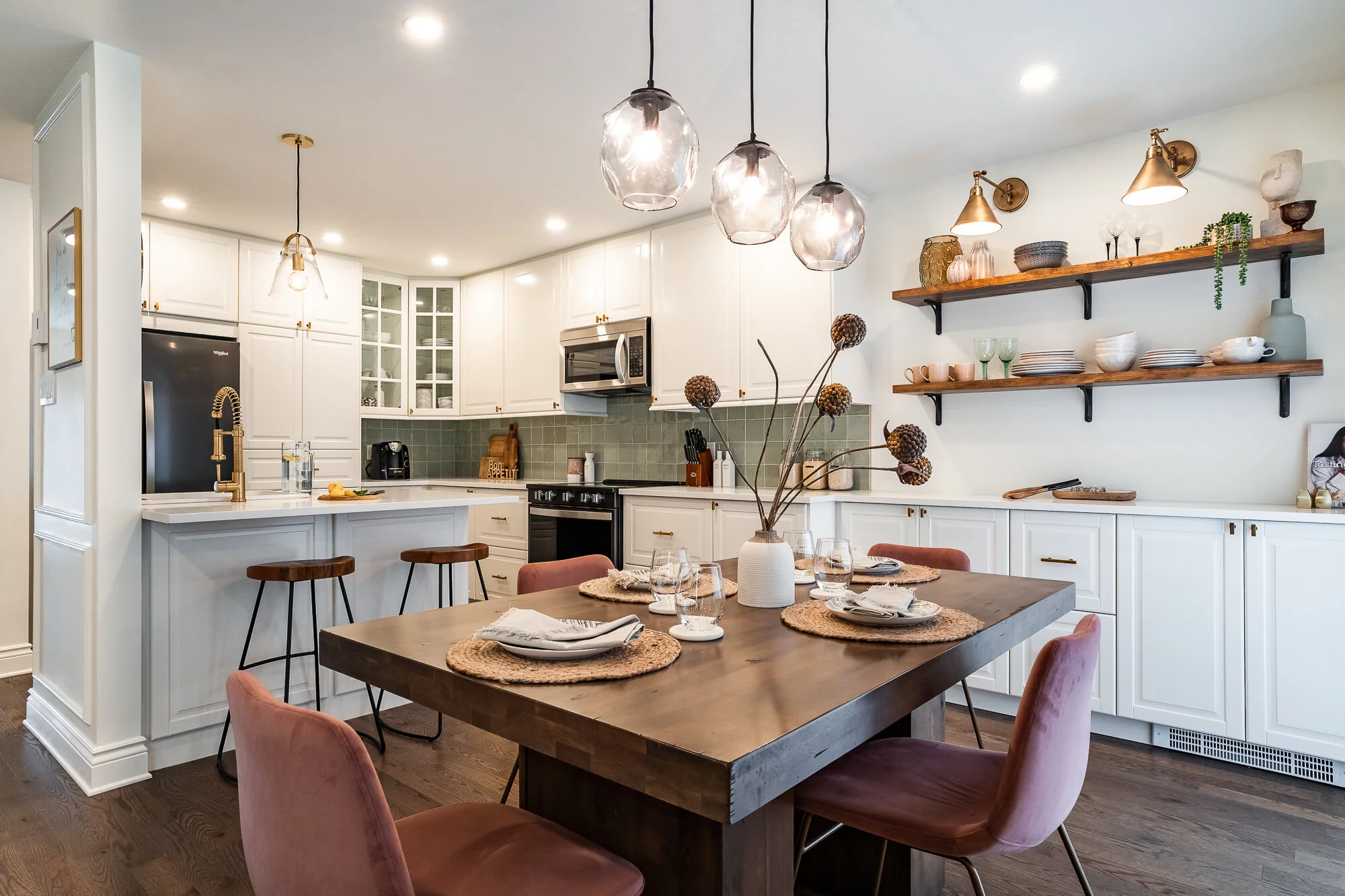 Davies Kitchen, Cote Saint-Luc, Quebec — Olive & Neon