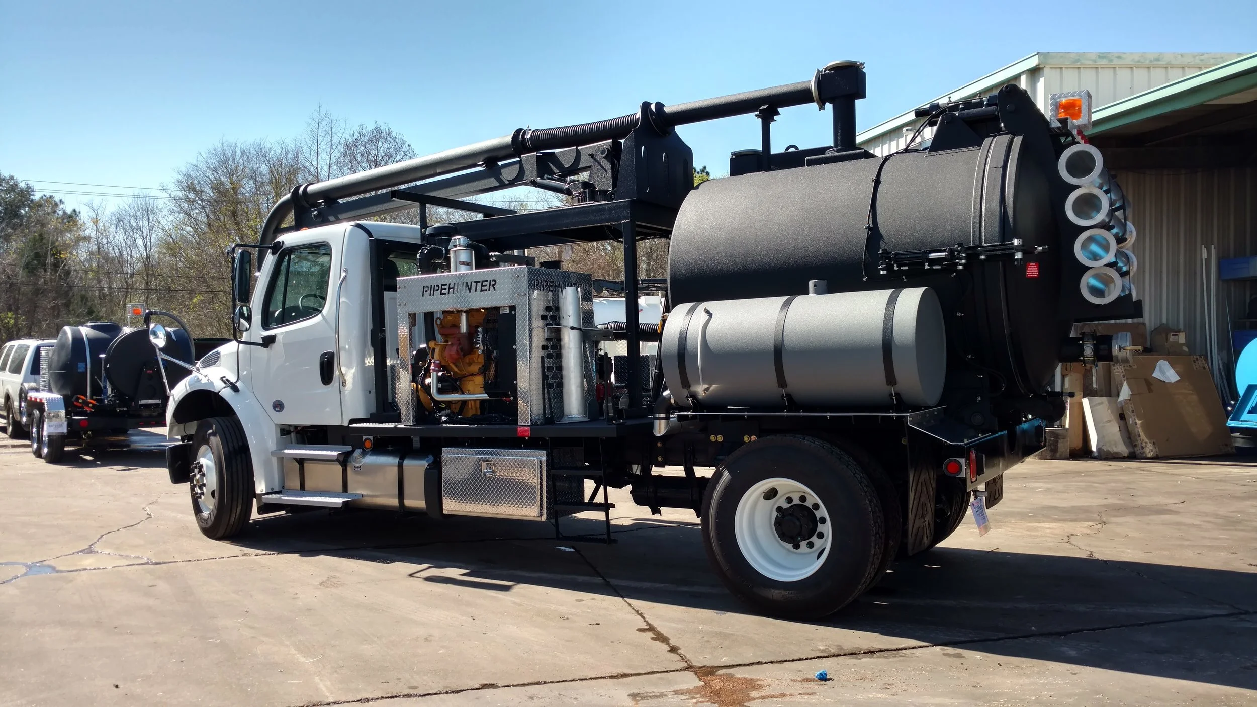 Hydrovac Trucks and Hydro Excavation Equipment — PipeHunter Tools ...