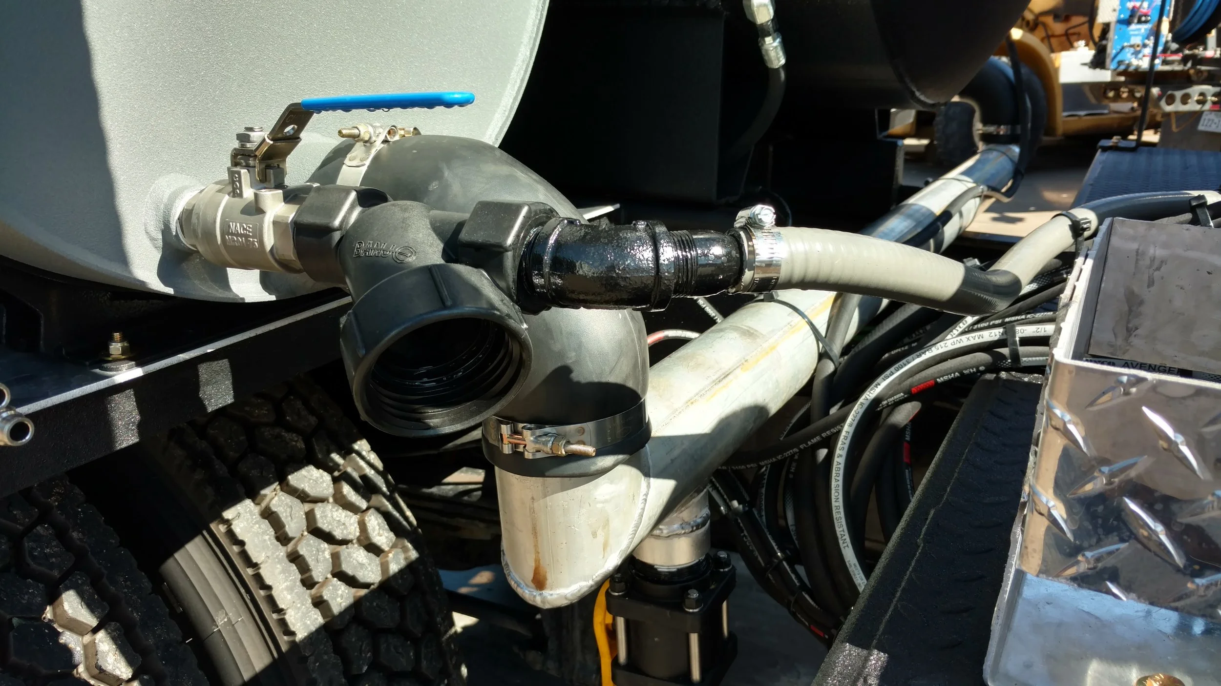 Hydrovac Trucks and Hydro Excavation Equipment — PipeHunter Tools ...