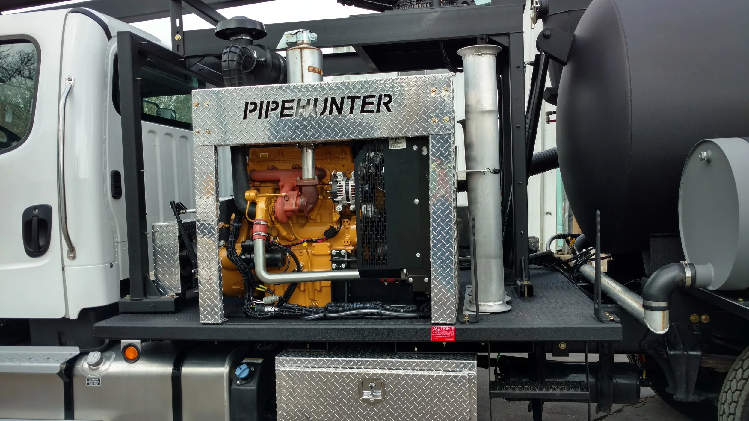 Hydrovac Trucks and Hydro Excavation Equipment — PipeHunter Tools ...