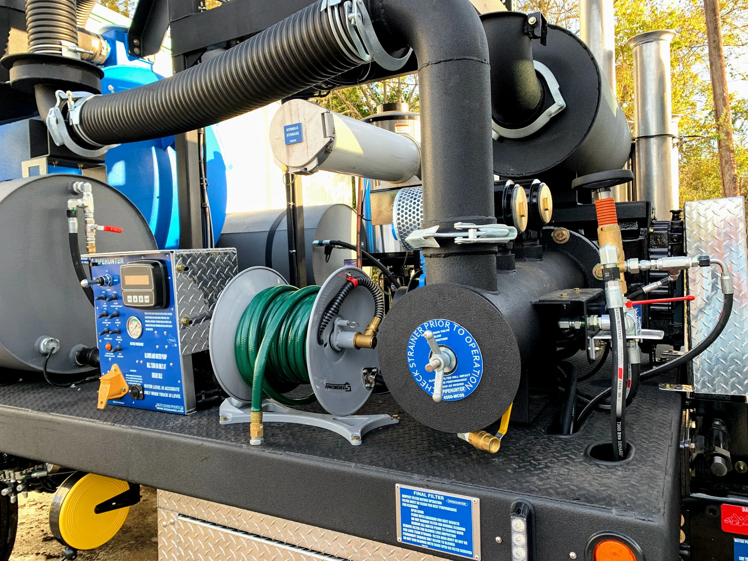 Hydrovac Trucks and Hydro Excavation Equipment — PipeHunter Tools ...