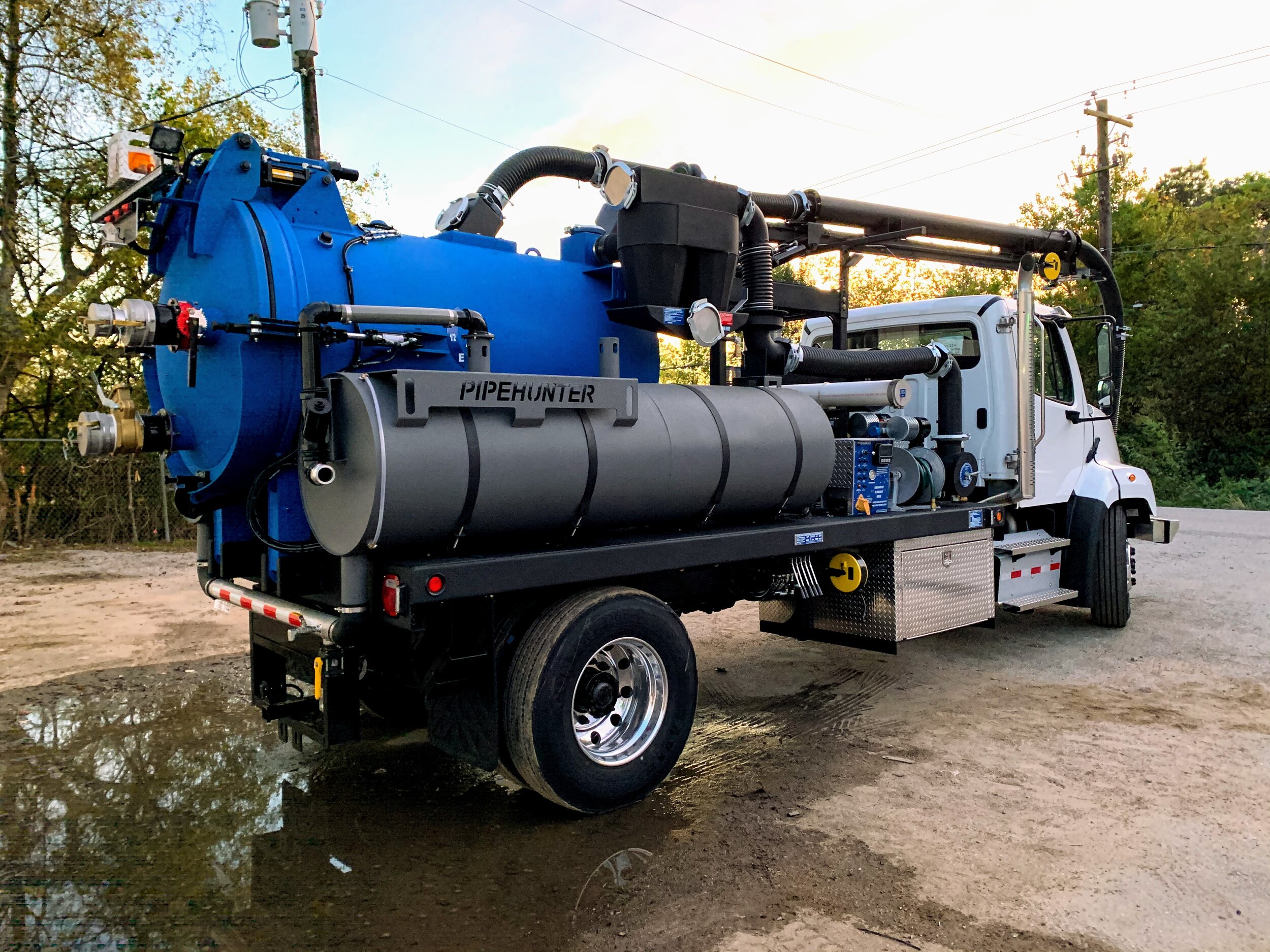 Hydrovac Trucks and Hydro Excavation Equipment — PipeHunter Tools ...