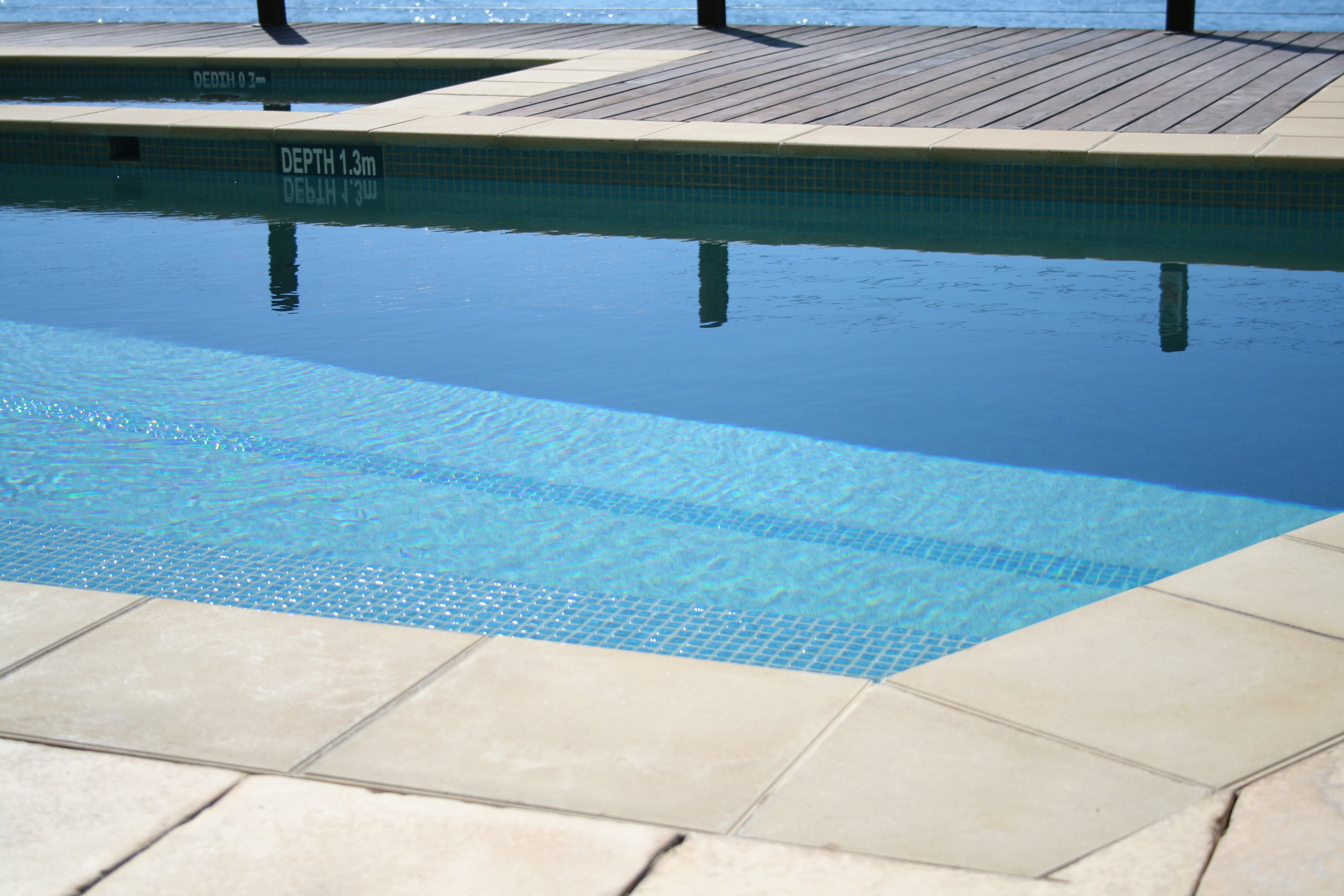 Glass Aggregate Architectural Finishes | Ruby Lake Glass