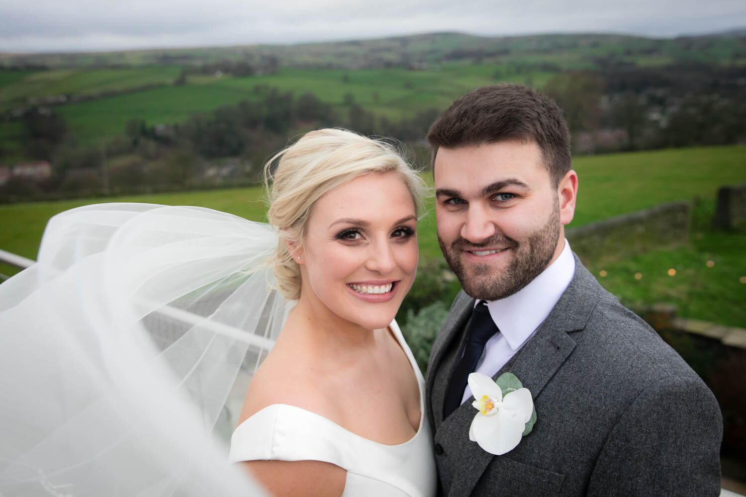 Hester & Barney's wedding day | The Fleece Inn wedding photography ...