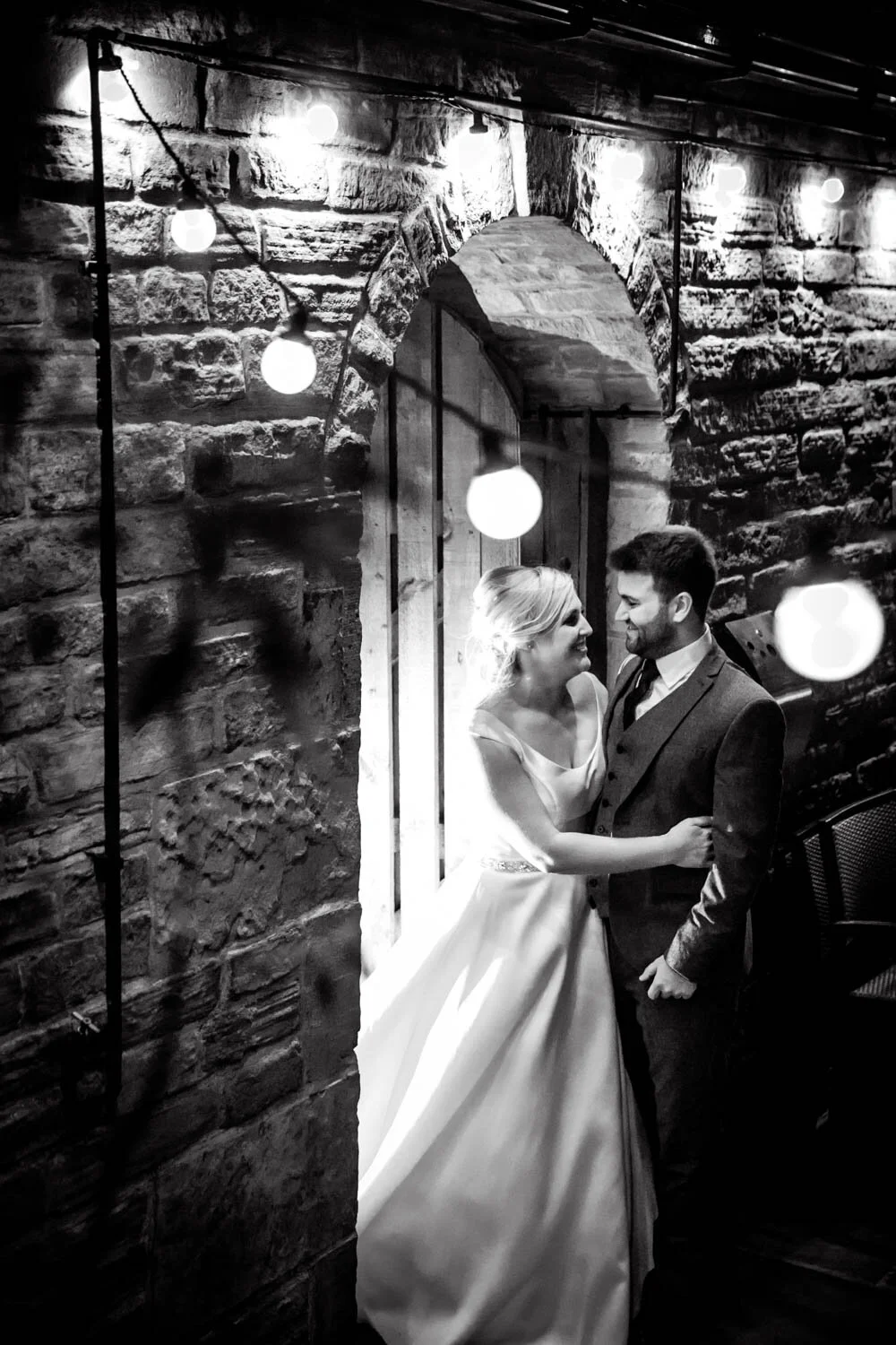 Hester & Barney's wedding day | The Fleece Inn wedding photography ...
