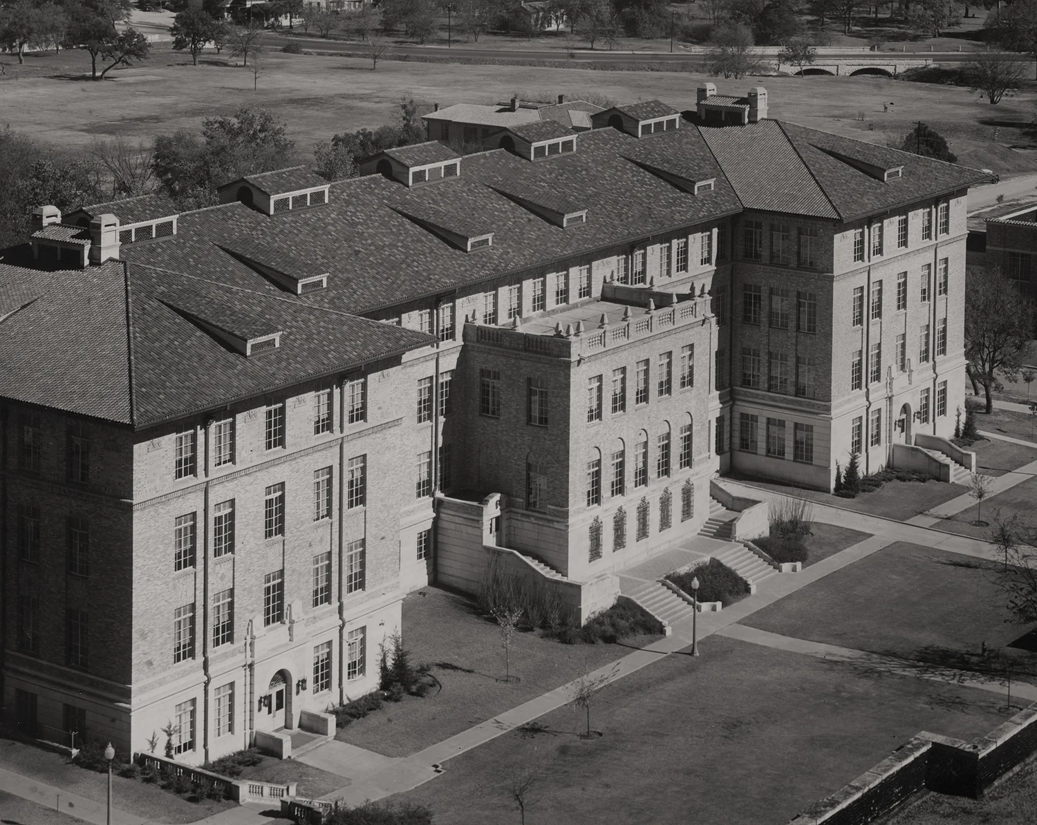 Then and Now: Welch Hall — The Texas Scientist