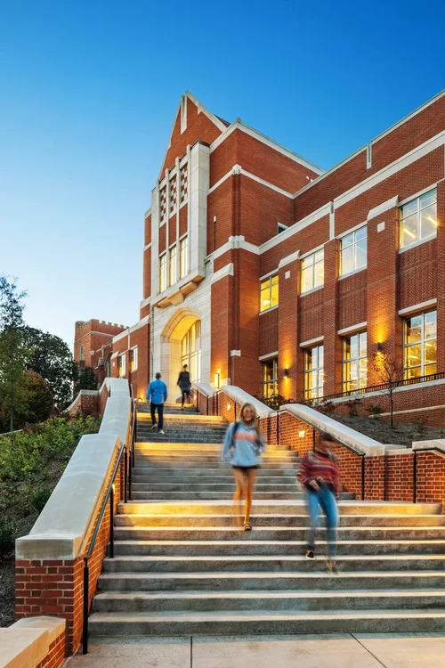 UT Ken and Blaire Mossman Science Building — MHM Architects