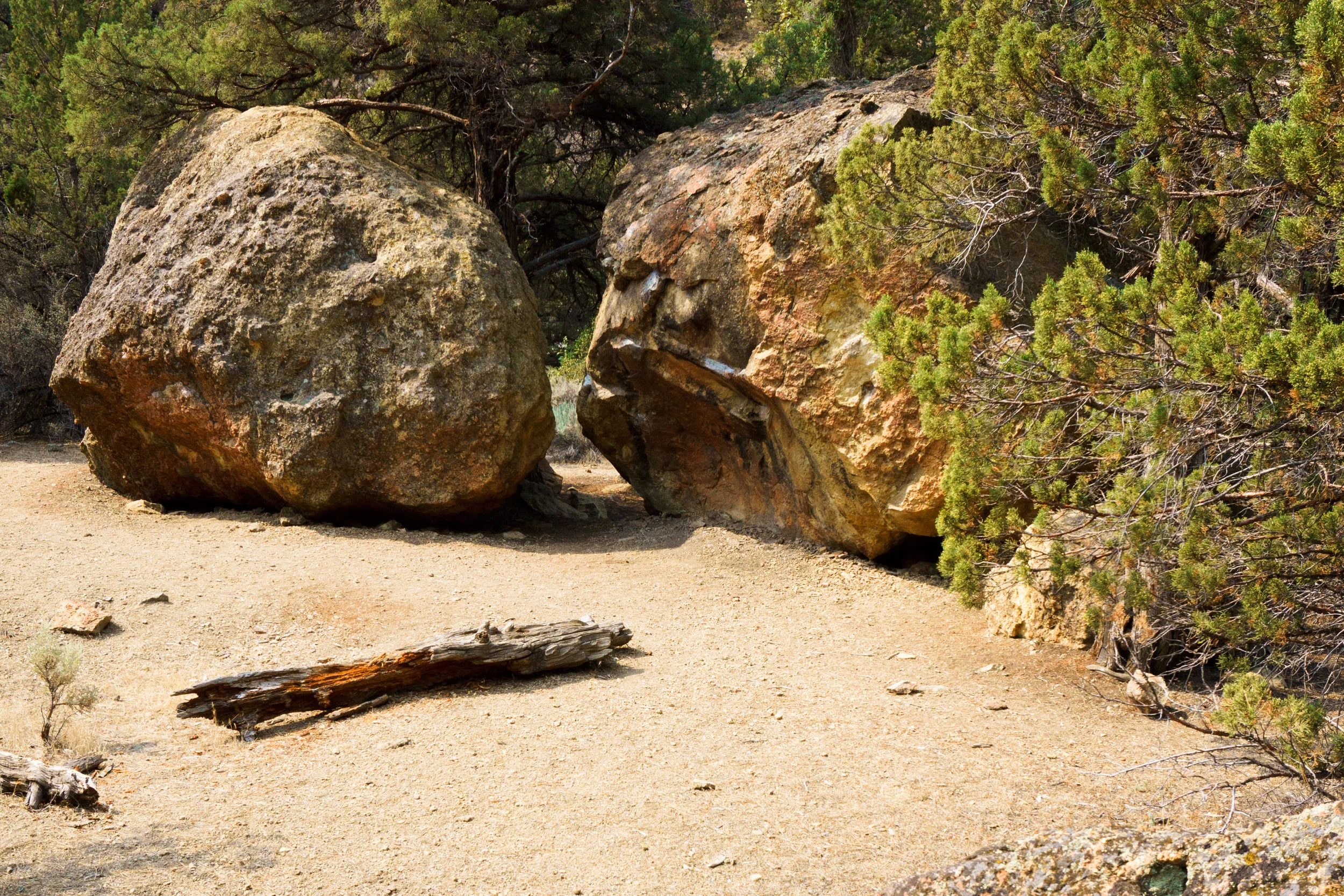 Bivy Bouldering Area — SmithRock.com | Smith Rock State Park Guide ...