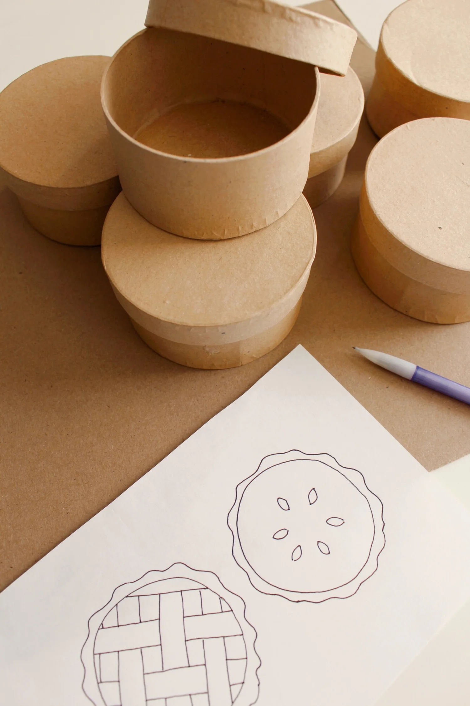 Mini Thanksgiving Pie Gift Boxes — Entertain the Idea