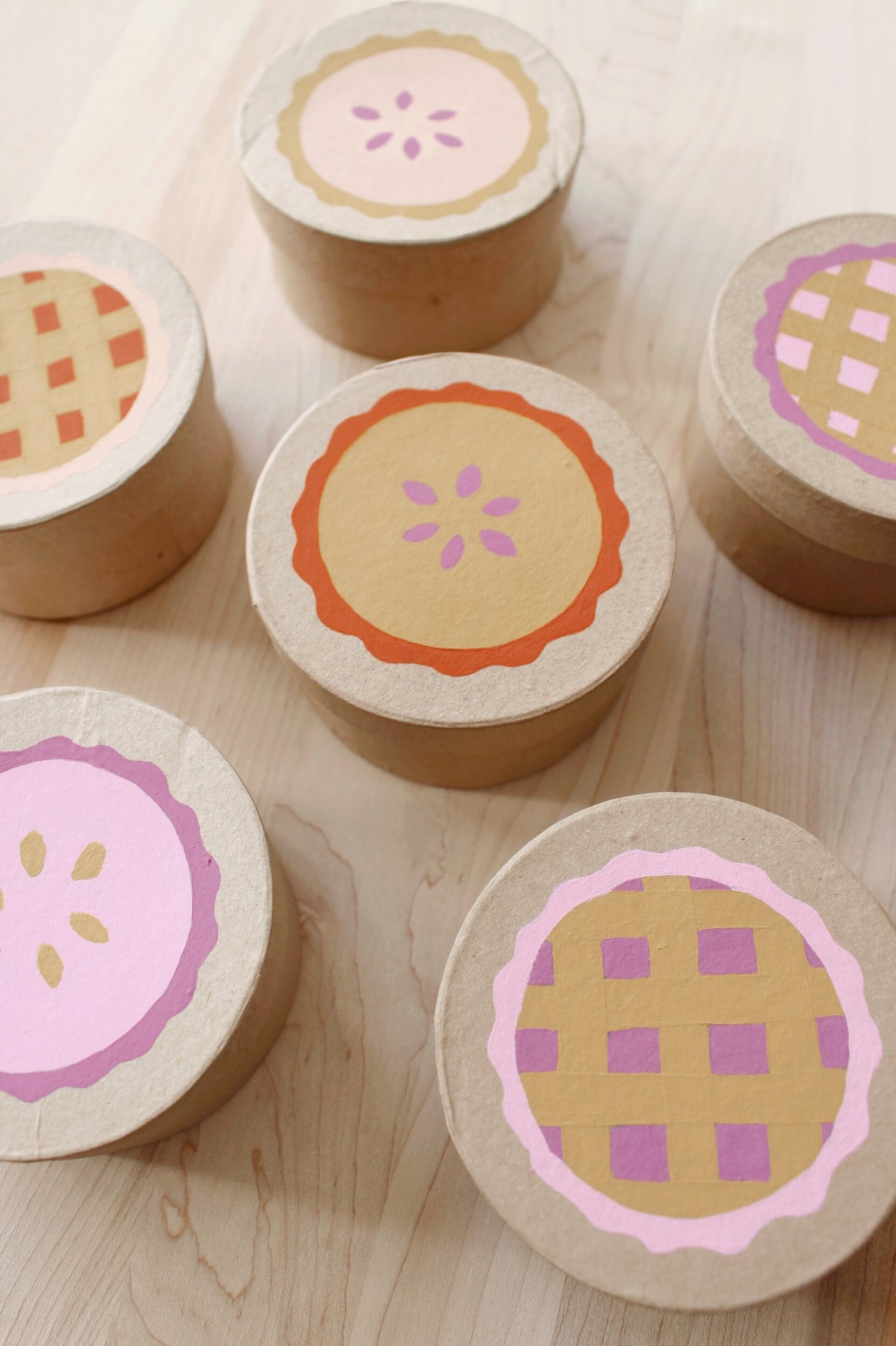 Mini Thanksgiving Pie Gift Boxes — Entertain the Idea