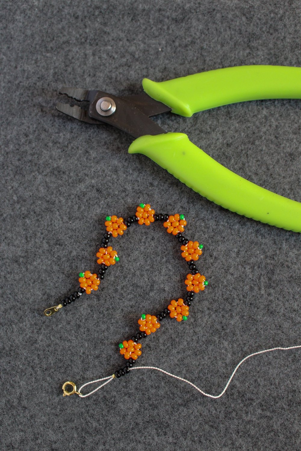 DIY Pumpkin Beaded Bracelet — Entertain the Idea