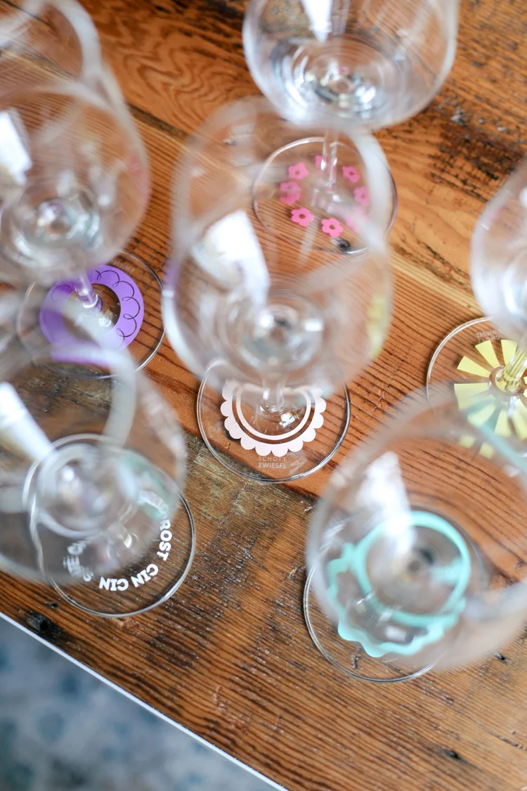 Vinyl Wine Glass Decals For Hosting — Entertain the Idea