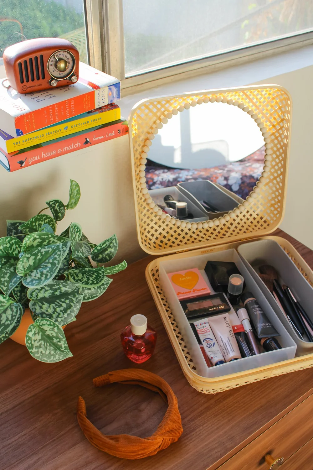 DIY Dorm Decor: A Tabletop Makeup Mirror (IKEA SMARRA Hack) — Entertain ...