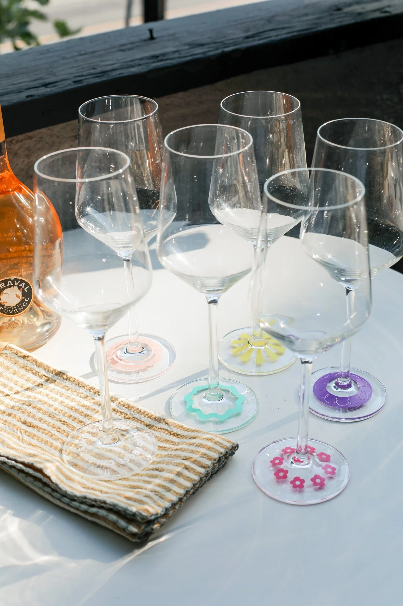 Vinyl Wine Glass Decals For Hosting — Entertain the Idea