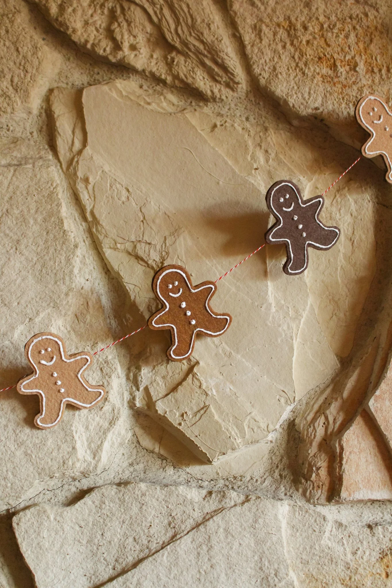 DIY Anthropologie Inspired Gingerbread Garland (for under $10 ...