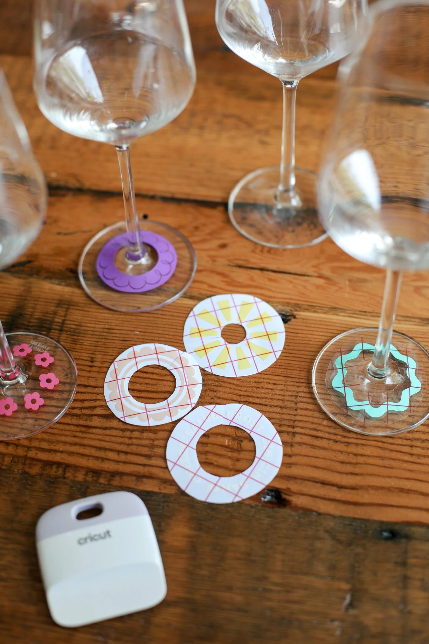 Vinyl Wine Glass Decals For Hosting — Entertain the Idea
