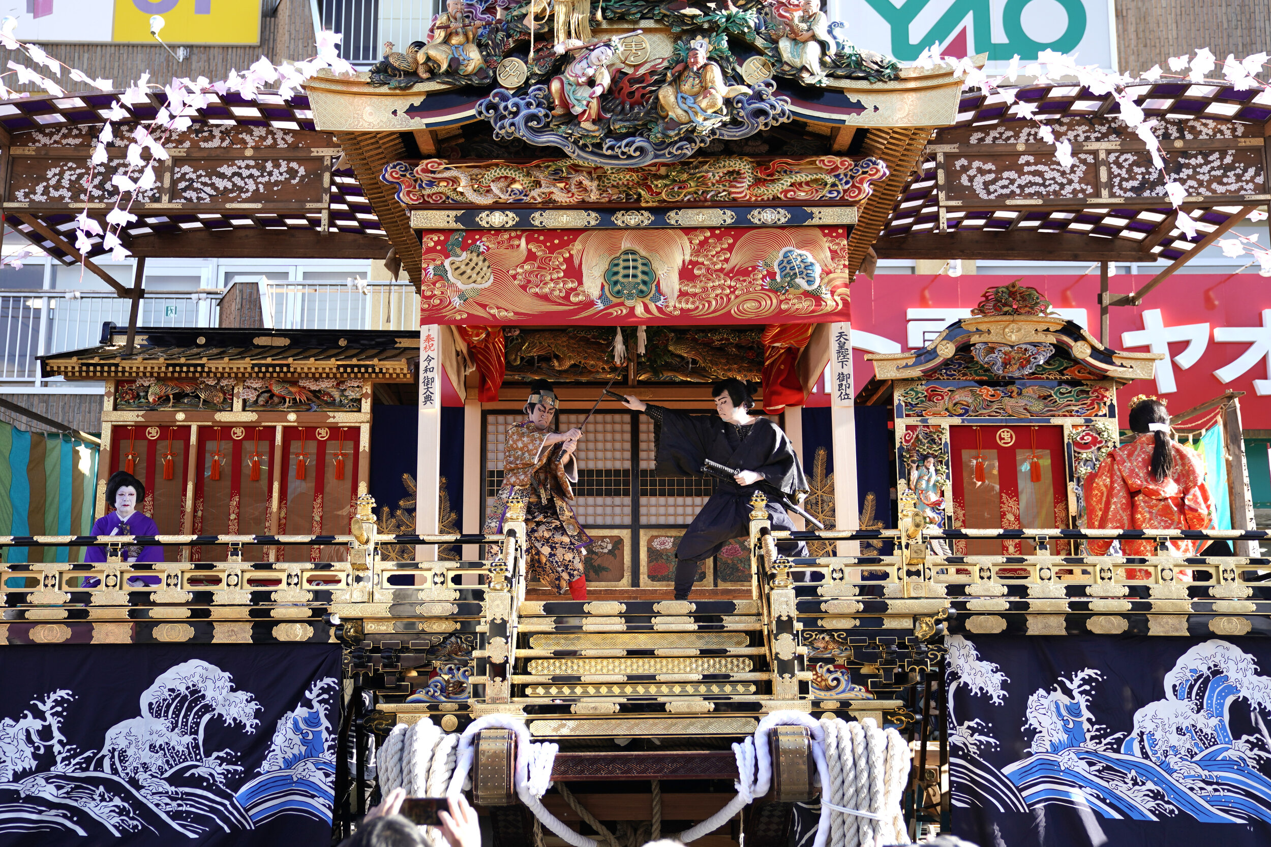 Shinto festival carries on centuries-old tradition in Japan