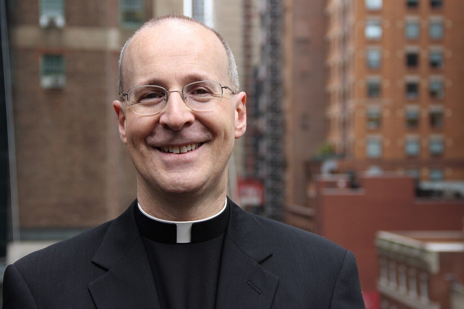 Catholic priest pens book that delves into how to pray and why it matters