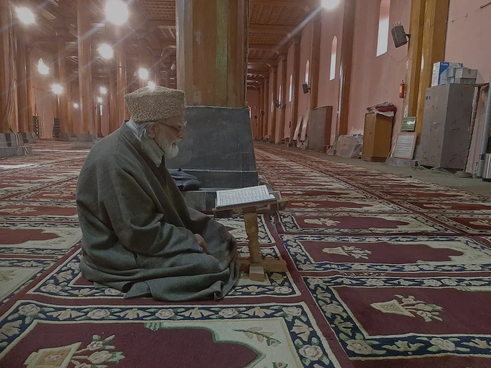 After Ban, Friday Prayers Resume At Kashmir’s Grand Mosque In Time For ...