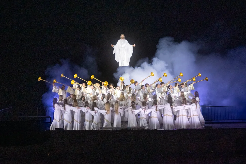 Inside The Popular Easter Pageant That Draws 100,000 Visitors