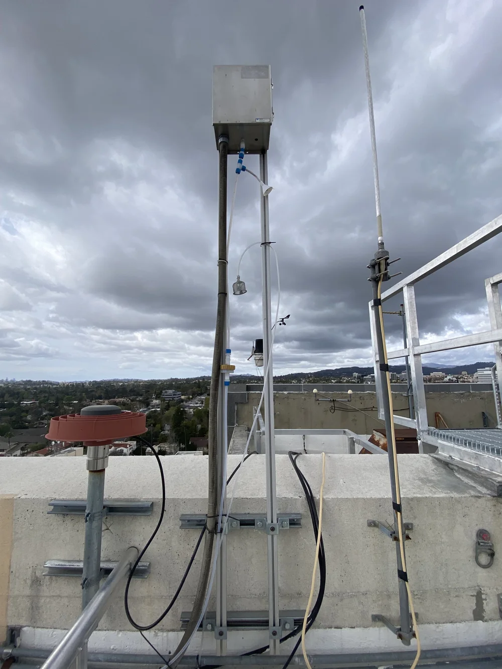 How Caltech's Real-Time Air Quality Monitor Unraveled Multiple ...
