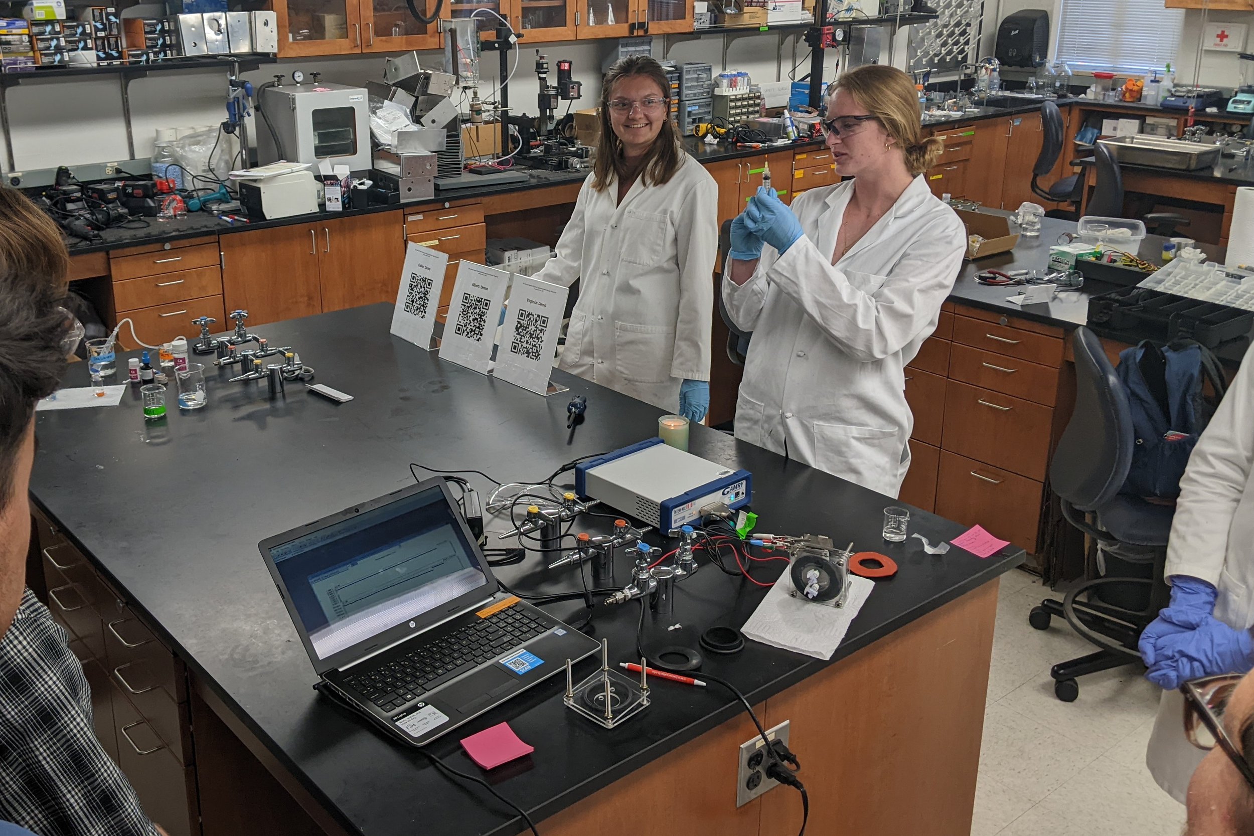 Caltech Class Project Turns Seawater into Hydrogen Fuel — Caltech Magazine