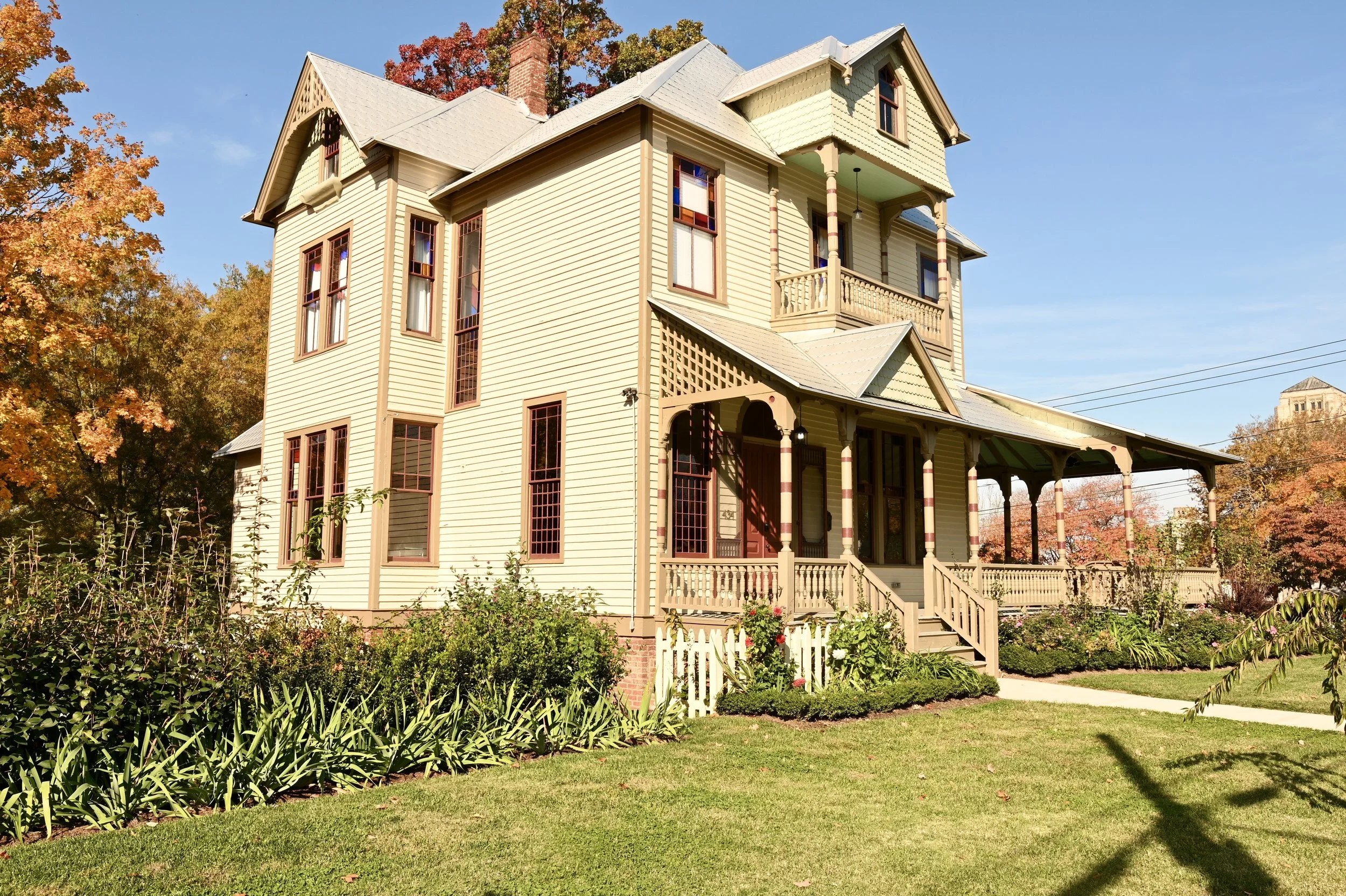 Travel Guide - Winston Salem — Crazy Blonde Life