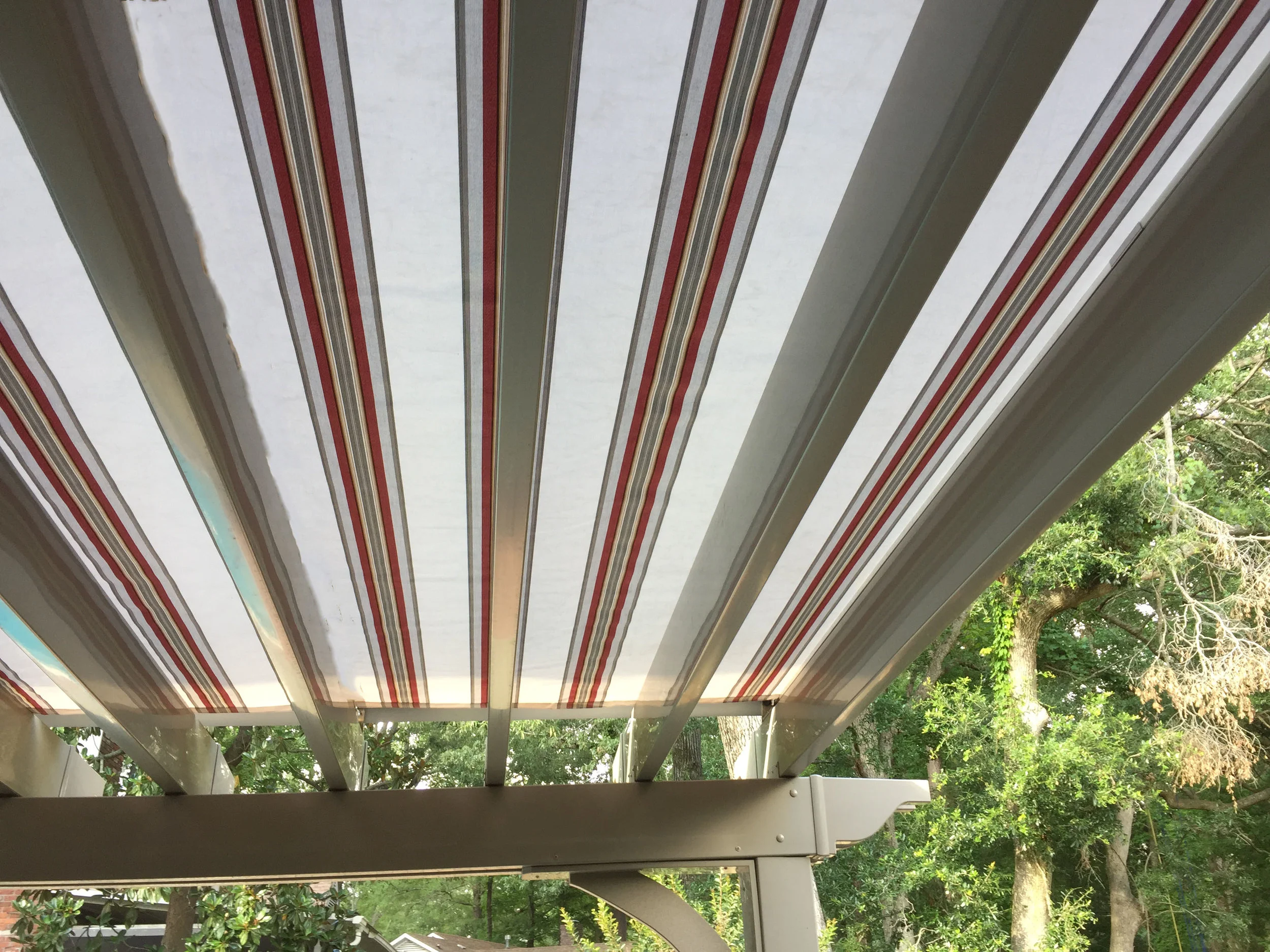 roll-flex.com — Roll-Flex retractable fabric canopies, awnings and ...