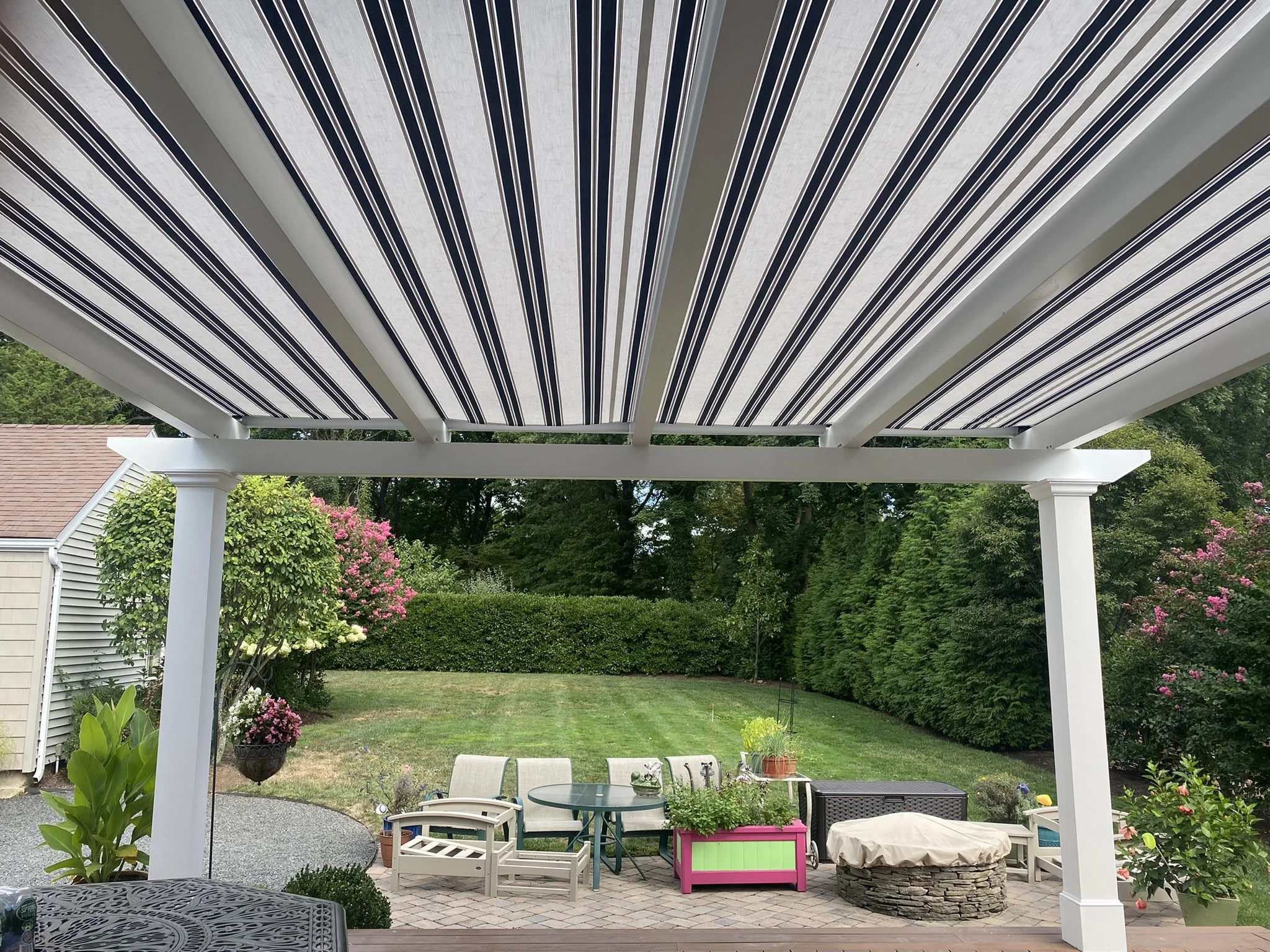 roll-flex.com — Roll-Flex Motorized Retractable Canopies. Perfect to ...