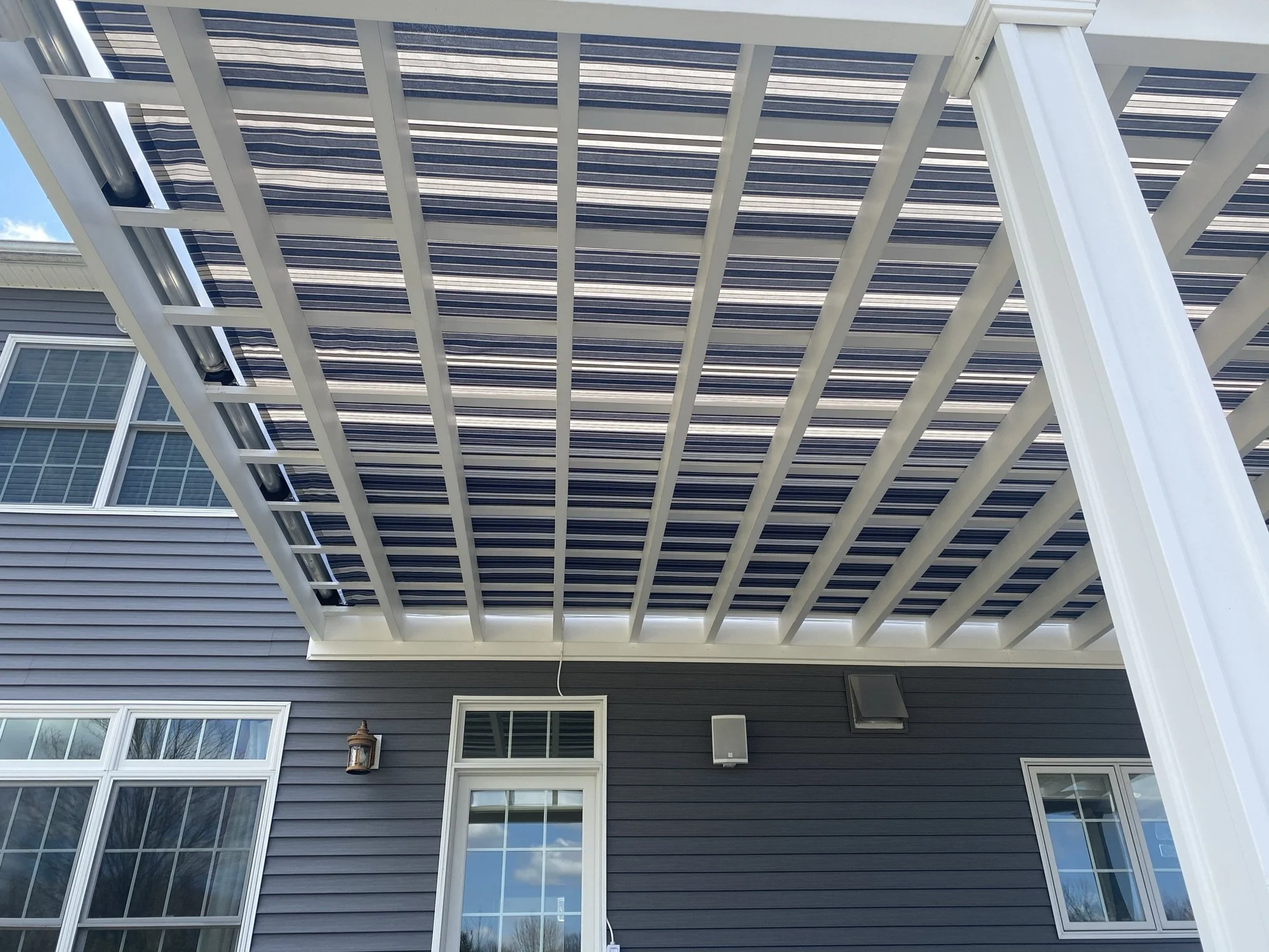 roll-flex.com — Roll-Flex retractable fabric canopies, awnings and ...