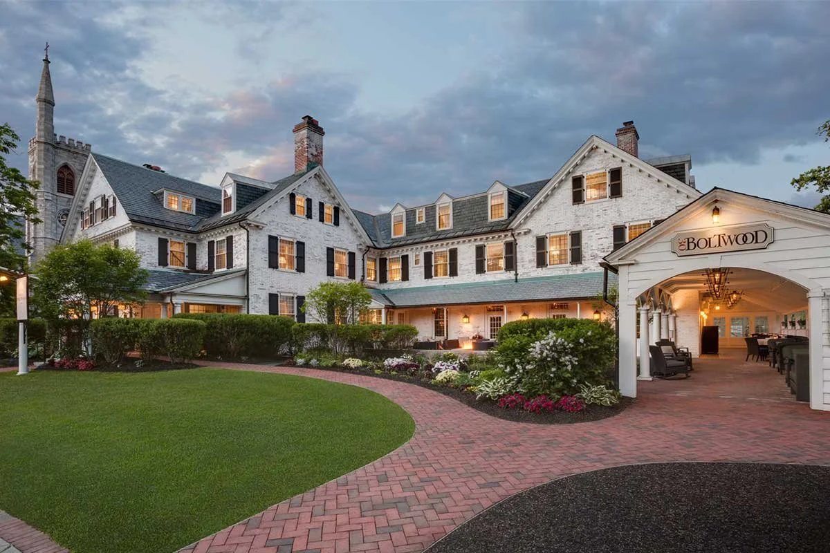 Is Amherst, MA Worth Visiting? 5 Reasons To Visit Amherst Now