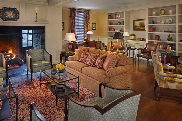 Is Amherst, MA Worth Visiting? 5 Reasons To Visit Amherst Now