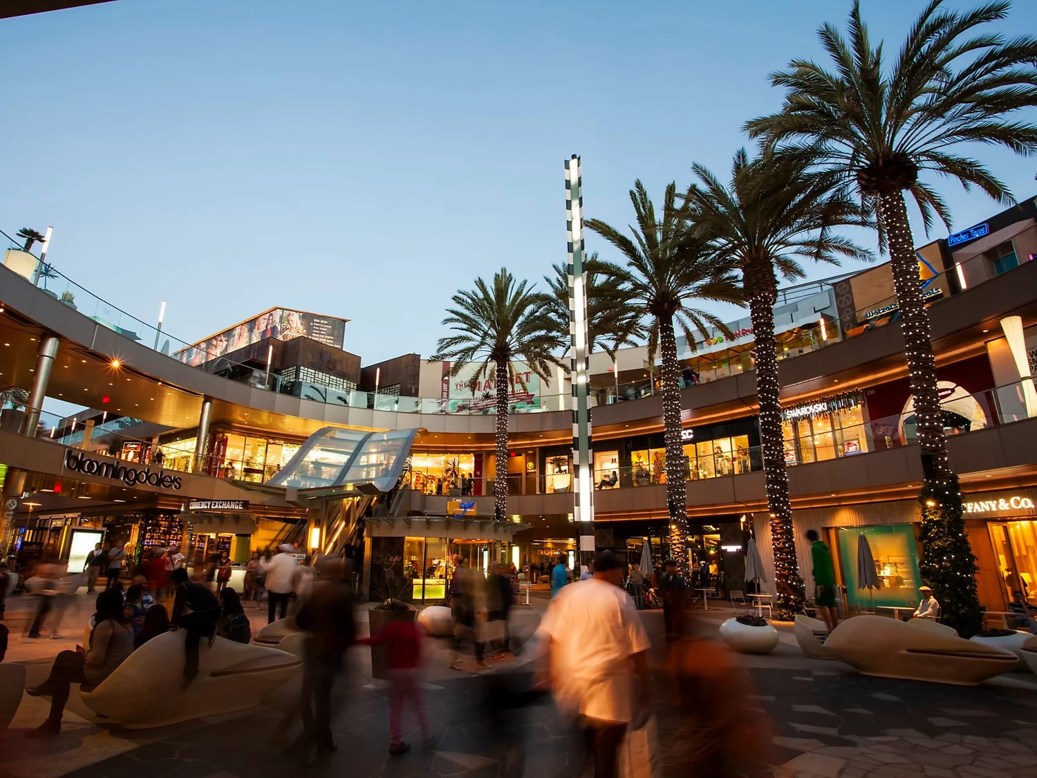 Discover the Best Attractions in the Heart of Santa Monica, California Now