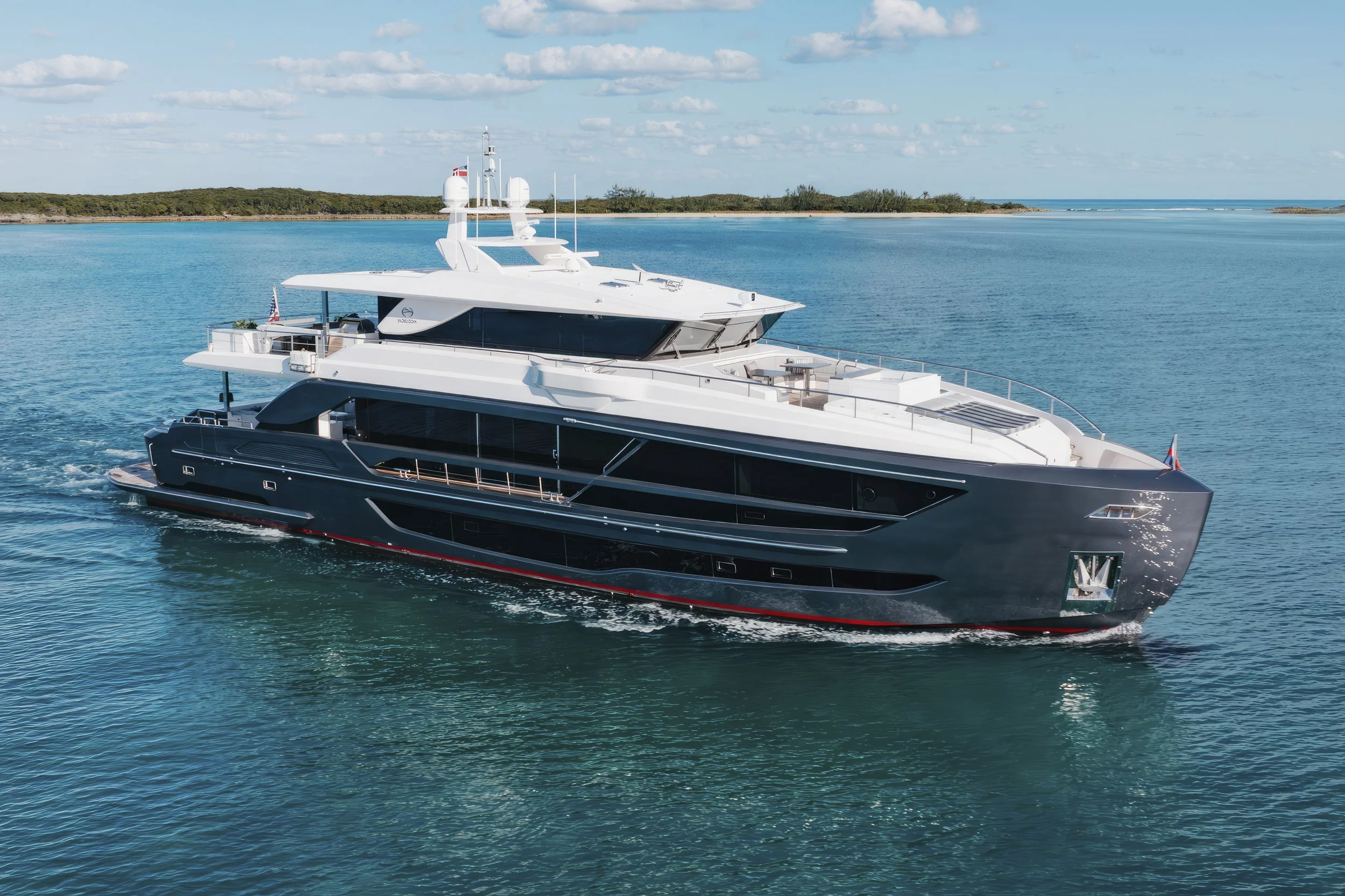 Voyager Miami — 2021 Horizon 110' Luxury Yacht For Purchase In Fort ...