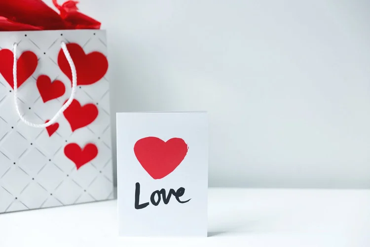20+ Fun Ideas To Celebrate Valentine's Day At Work