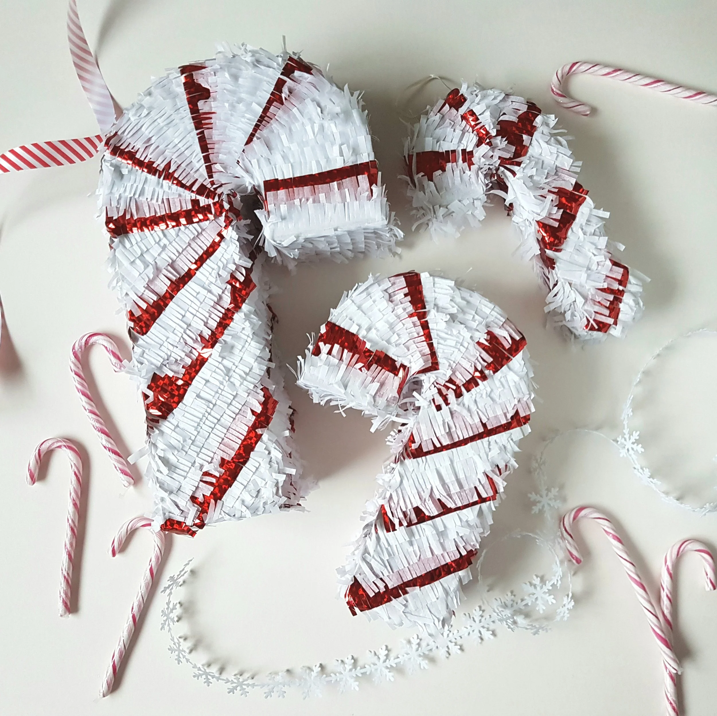 Rainbow Cloud Pull-String Piñata — pinyatay