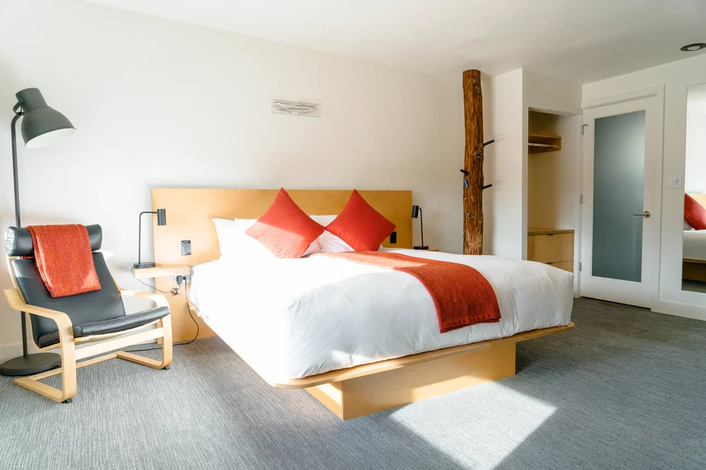 Bellingham Lodging | Bellingham Motel Rooms | Heliotrope — Heliotrope Hotel