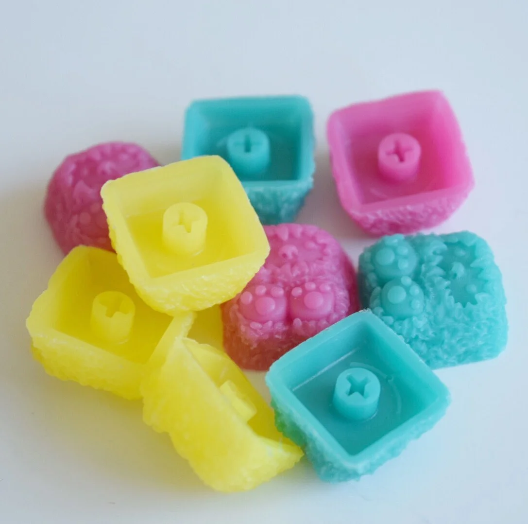 Artisan Keycaps - tinymakesthings
